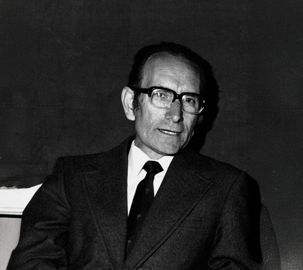 César Milstein (1927 - 2002) | MRC Laboratory of Molecular Biology